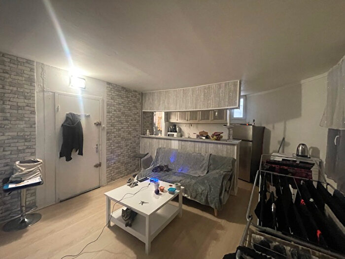 Appartement 1 pièce à Montereau-Fault-Yonne, Ville basse, à vendre