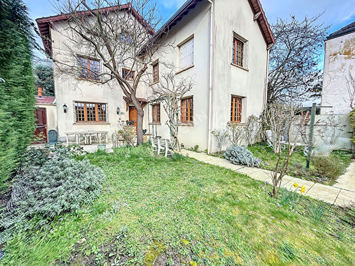 Maison 6 pièces à vendre - Fontenay-le-Fleury, Chapelle Saint-Jean