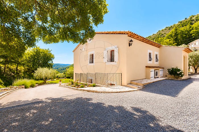 Maison 4 pièces à vendre à Coursegoules