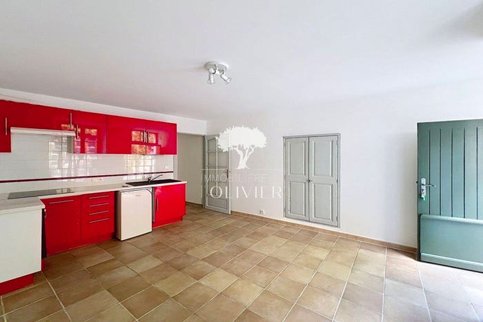 Saint-Saturnin-lès-Apt : Maison 2 pièces à louer