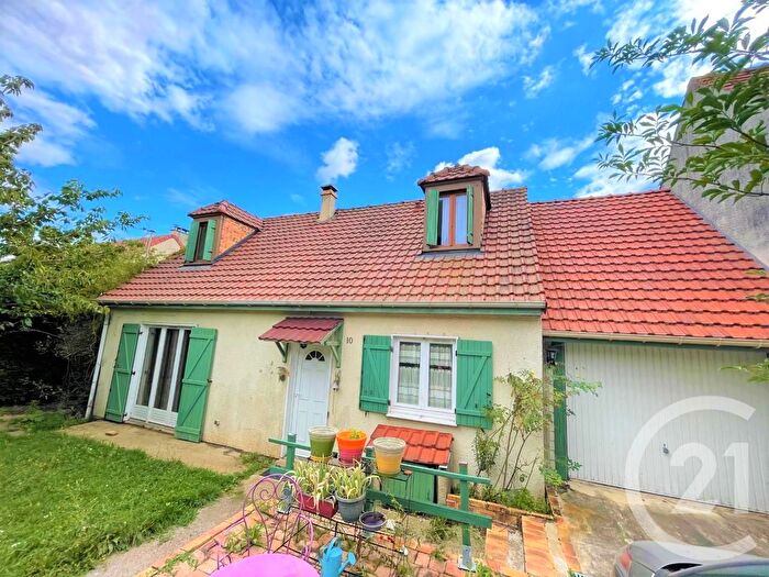 Maison 4 pièces à vendre à Angerville