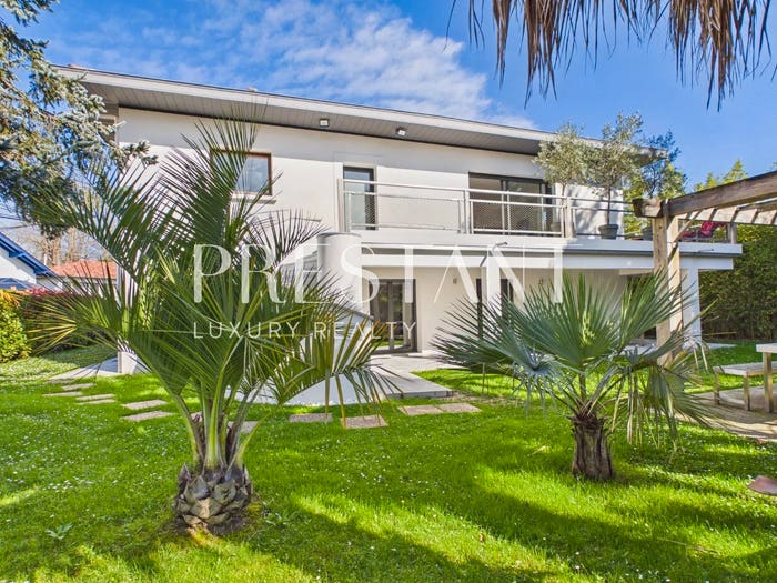 Maison 8 pièces à Anglet, Centre-ville, Saint-Jean, à vendre