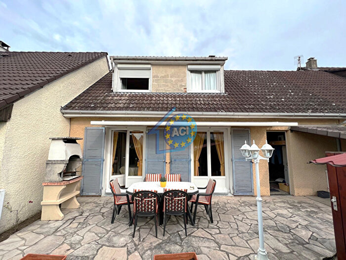 Mantes-la-Ville, Domaine de la Vallée : Maison 5 pièces à vendre