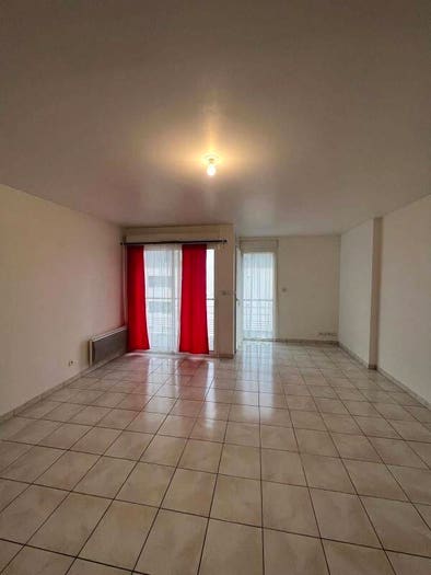 Europe, Brest : Appartement 2 pièces à louer
