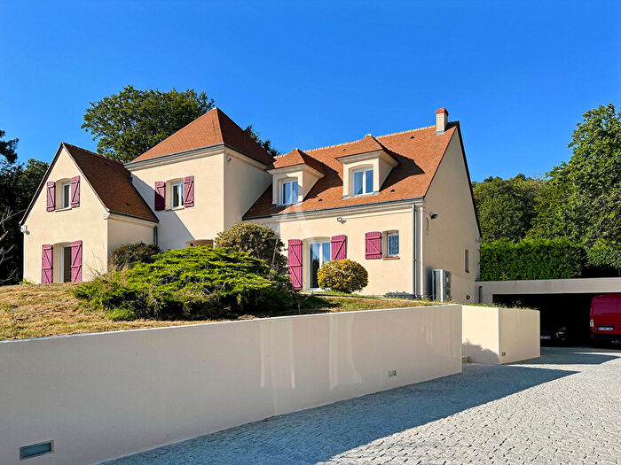 Maison 9 pièces à vendre à Saint-Chéron