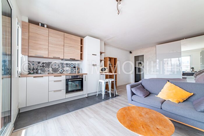 Asnières-sur-Seine, Gresillons, Voltaire : Appartement 1 pièce à vendre