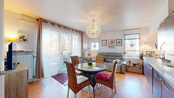 Mantes-la-Jolie, Centre-ville : Appartement 3 pièces à vendre