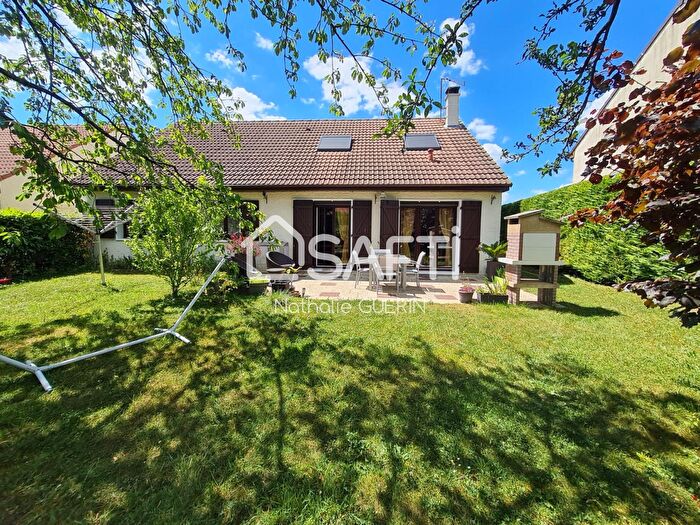 Maison 8 pièces à vendre à La Ferté-Alais