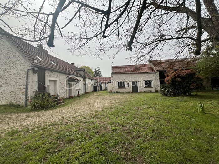 Boissy-le-Sec : Maison 8 pièces à vendre