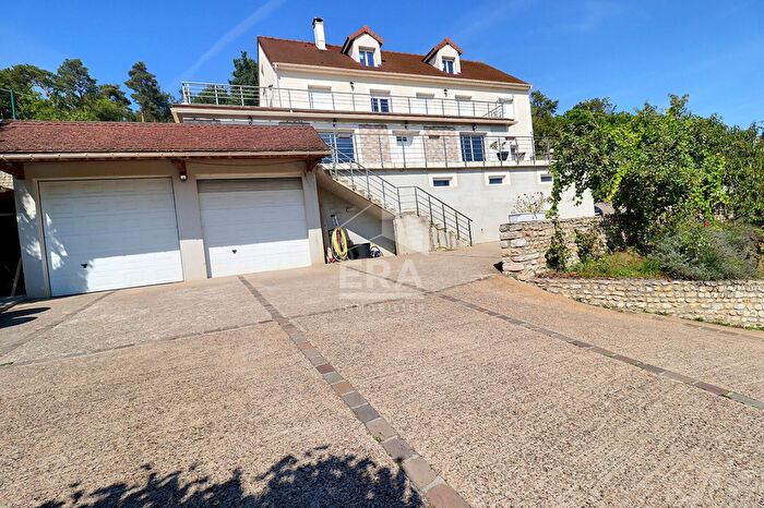 Maison 9 pièces à Saclas, à vendre