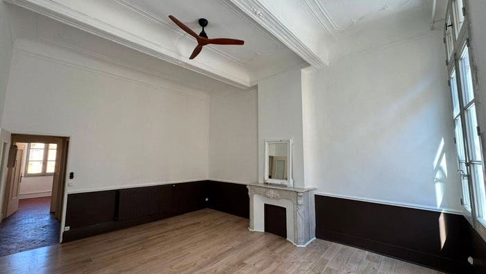 Centre Ville, Aix-en-Provence : Appartement 4 pièces à louer