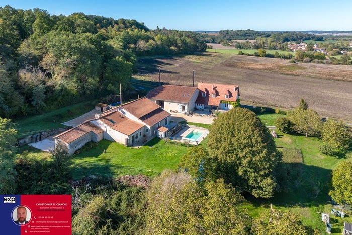 Maison 15 pièces à vendre à Villebois-Lavalette