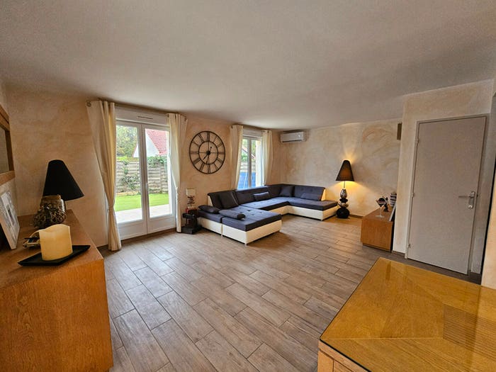 Voisins-le-Bretonneux : Maison 6 pièces à vendre