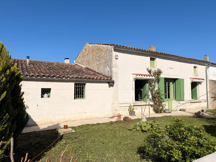 Gémozac : Maison 2 pièces à vendre