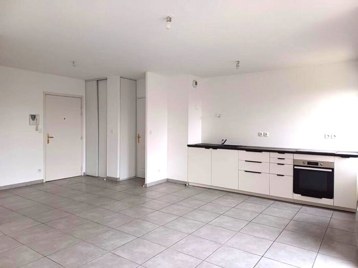 Appartement 2 pièces à vendre - Vénissieux, Centre-ville