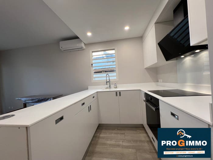 Saint-Pierre, Centre-ville : Appartement 2 pièces à vendre