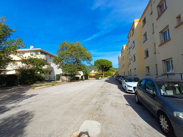 Cerisaie-Pont d'Aups-Sainte Cile-Beaussaret, Draguignan : Appartement 4 pièces à louer