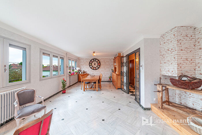 Lons-le-Saunier, Route de Marconay - Maison 7 pièces à vendre