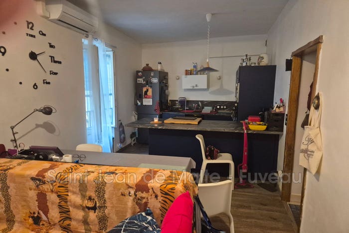 Trets : Appartement 3 pièces à vendre