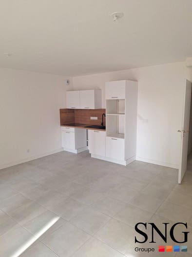 Appartement 4 pièces à Les Orchidees, Le Pontet, à louer