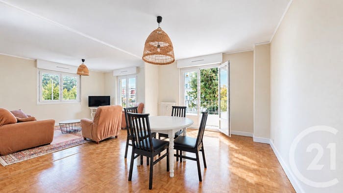 Anglet, Centre-ville, Saint-Jean : Appartement 4 pièces à vendre