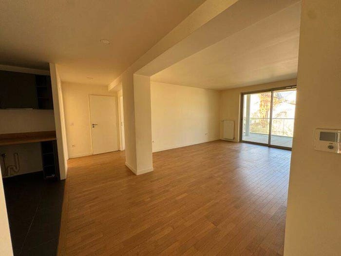 Appartement 5 pièces à Centre Ville, Suresnes, à louer