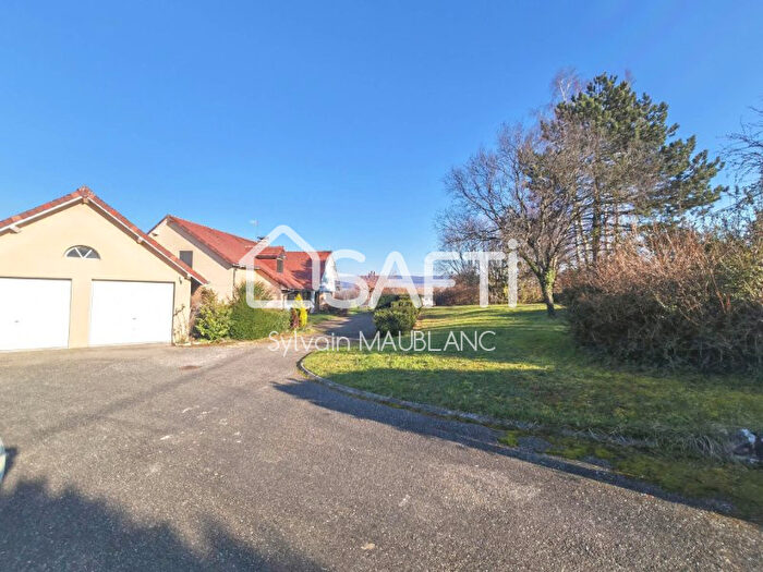 Lons-le-Saunier, Mouillères, Parc des Bains : Maison 9 pièces à vendre