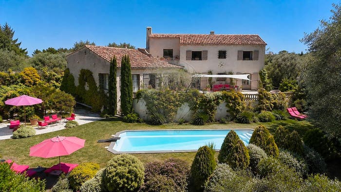 La Roquette-sur-Var : Maison 10 pièces à vendre