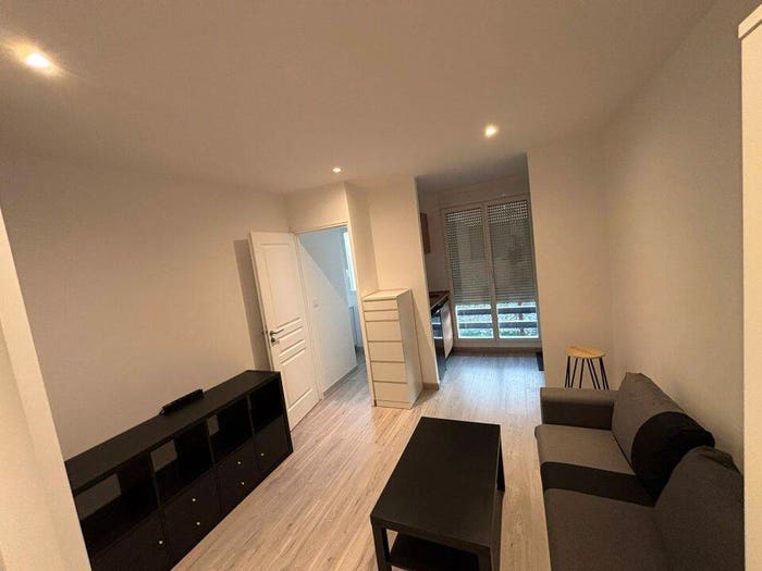 Appartement 1 pièce à louer à Centre, Lisses