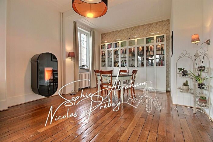 Angerville : Maison 10 pièces à vendre