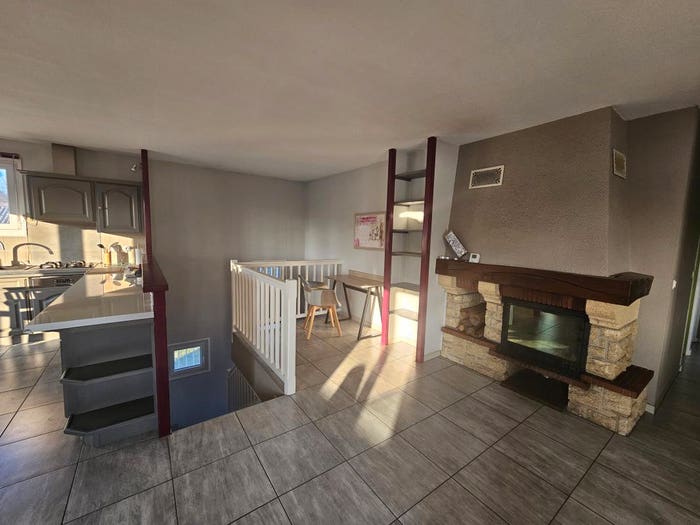 Maison 5 pièces à louer - Saint-Romain-le-Puy