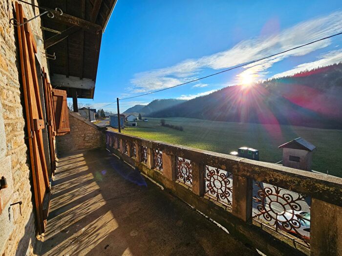 Maison 8 pièces à vendre - Entre-deux-Monts