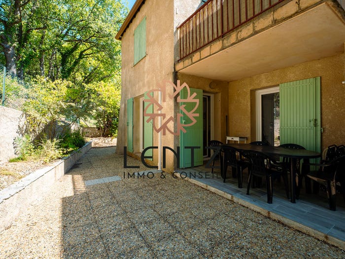 Gréoux-les-Bains : Appartement 18 pièces à louer