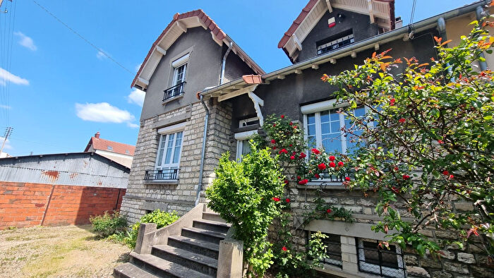 Mantes-la-Ville, Louise Michel - Maison 7 pièces à vendre