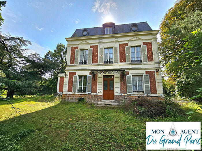 Saint-Rémy-lès-Chevreuse : Maison 12 pièces à vendre