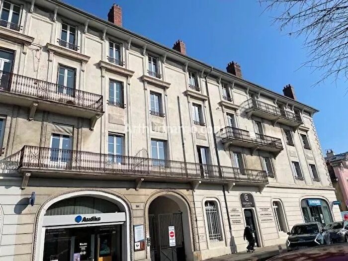 Appartement 5 pièces à vendre - Lons-le-Saunier, Centre-ville
