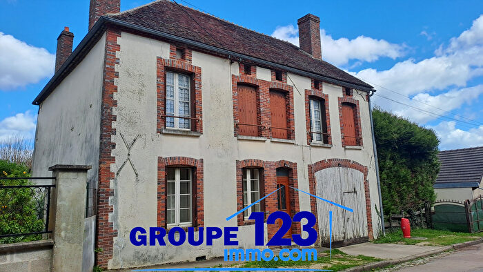 Maison 5 pièces à Villiers-sur-Tholon, à vendre