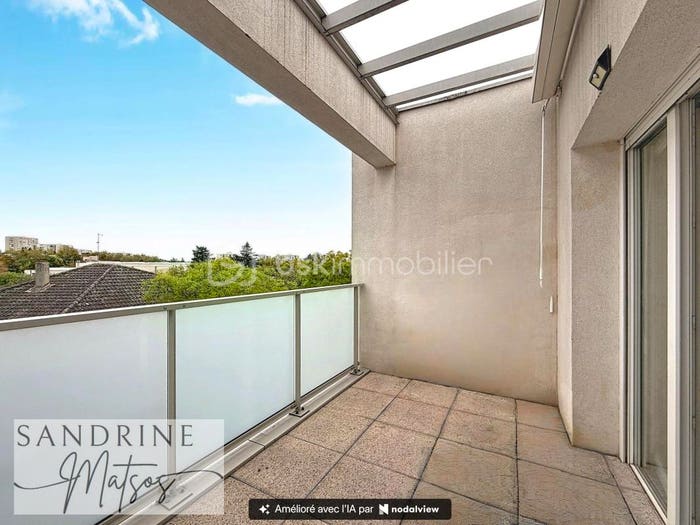 Saint-Priest, Bel-Air : Appartement 2 pièces à vendre