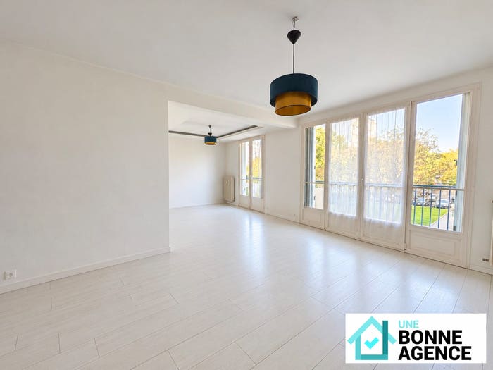 Appartement 4 pièces à Tours, Montjoyeux, à vendre