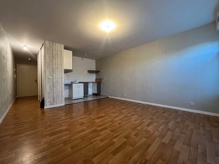 Appartement 1 pièce à louer - Est Nord Ouest Sud, Émerainville
