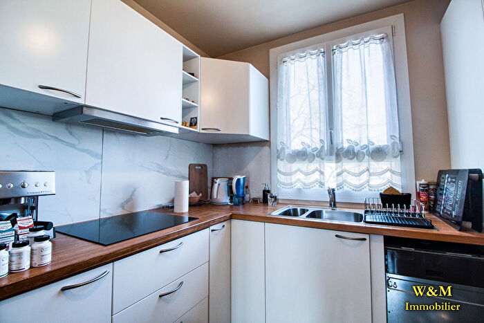 Appartement 3 pièces à Sainte-Geneviève-des-Bois, Saint-Hubert, à vendre