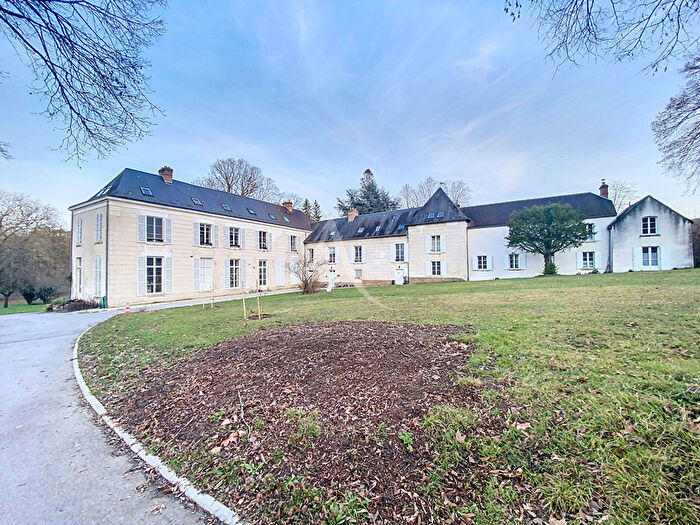 Chalo-Saint-Mars : Maison 6 pièces à vendre