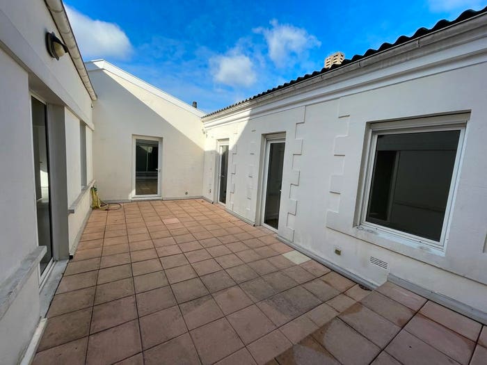Appartement 6 pièces à Bordeaux, Fondaudège, à louer