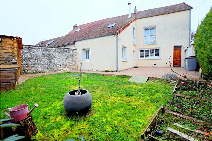 Maison 5 pièces à Breuil-Bois-Robert, à vendre