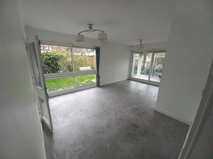 Fontenay-le-Fleury, Hôtel de ville : Appartement 3 pièces à vendre