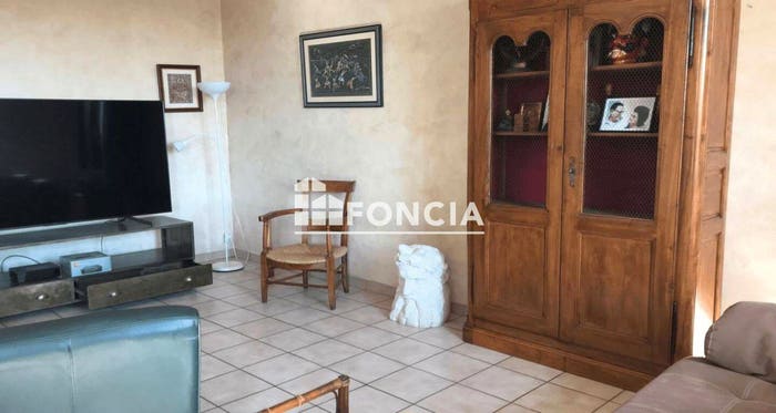 Zone Périphérique Urbaine, Carpentras : Appartement 4 pièces à louer