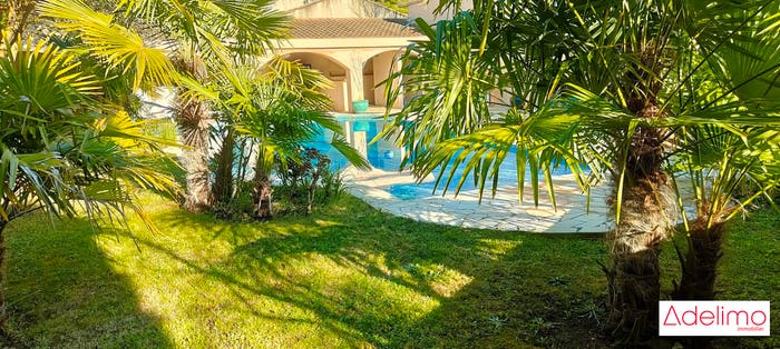 Vaison-la-Romaine : Maison 8 pièces à vendre