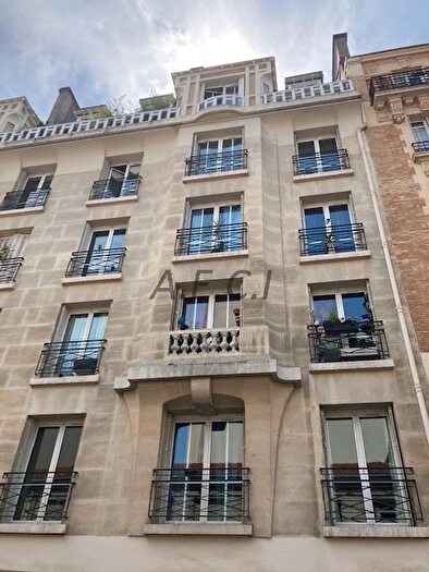 Asnières-sur-Seine, Centre-ville : Appartement 5 pièces à vendre