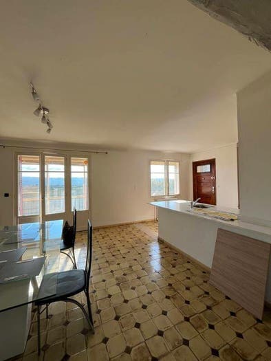 Appartement 3 pièces à Villeneuve, à louer