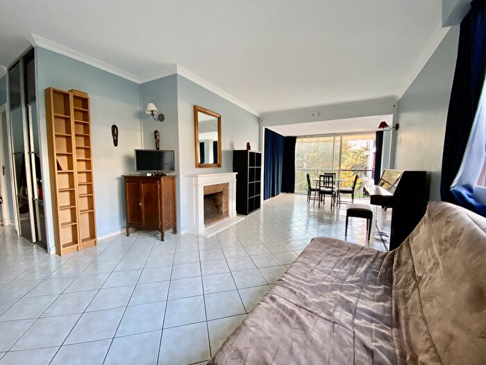 Appartement 3 pièces à Fontenay-le-Fleury, à vendre